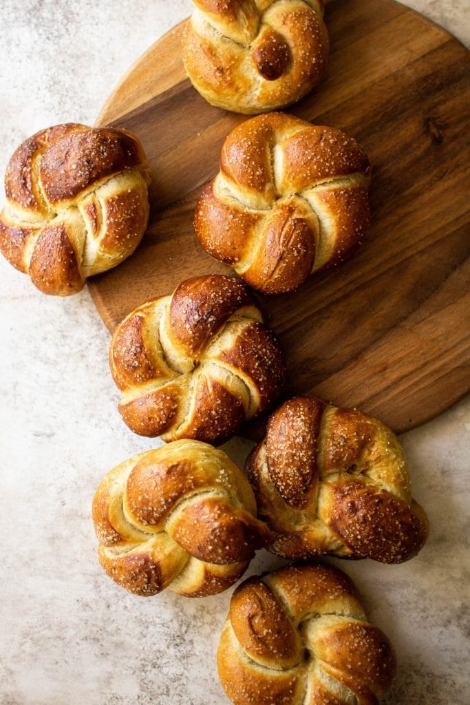 soft pretzel knots with beer cheese - SO MUCH FOOD